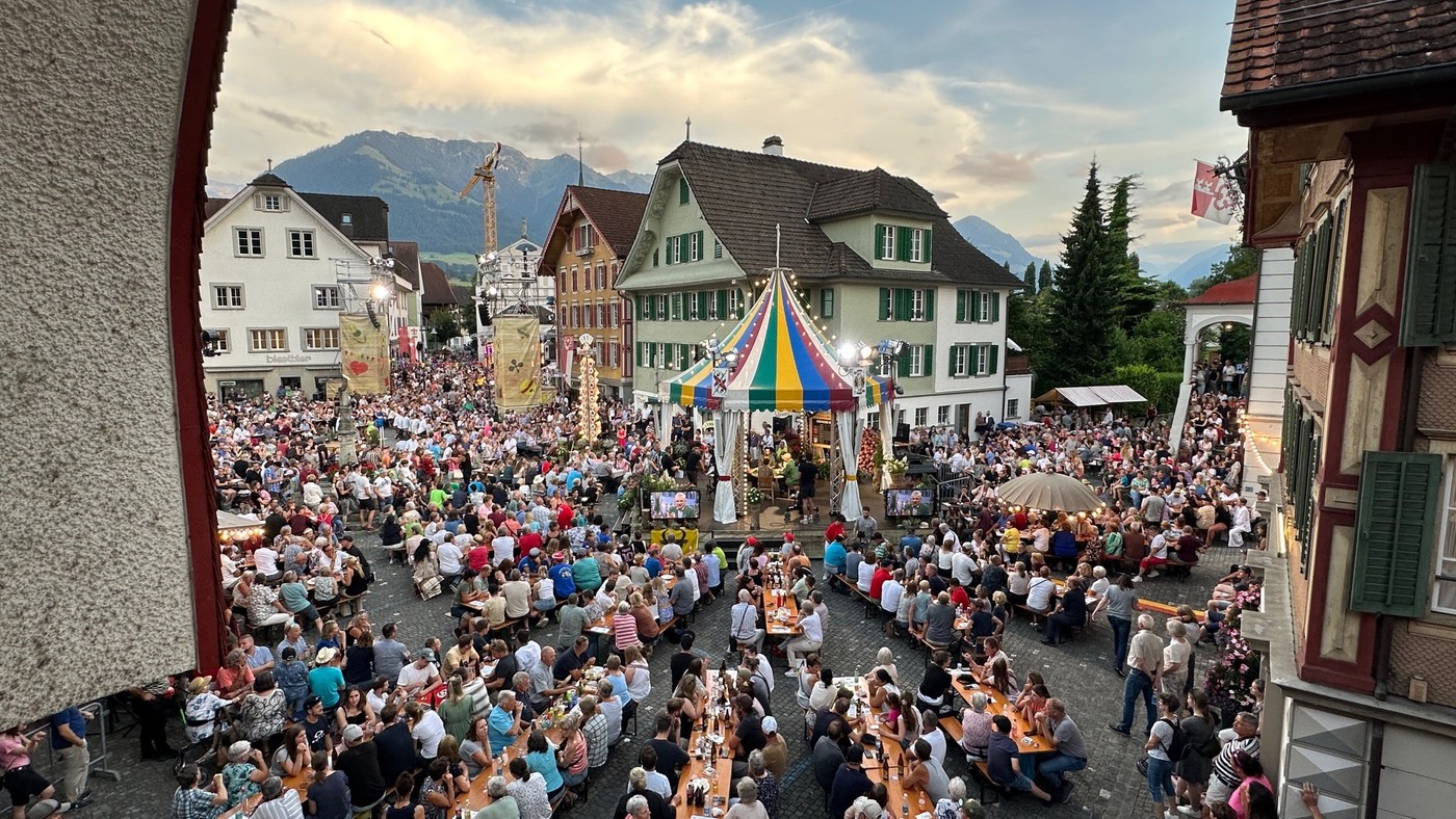 SRG-Mitglieder erleben einen unvergesslichen Sommerabend am «Donnschtig-Jass» in Sarnen ...